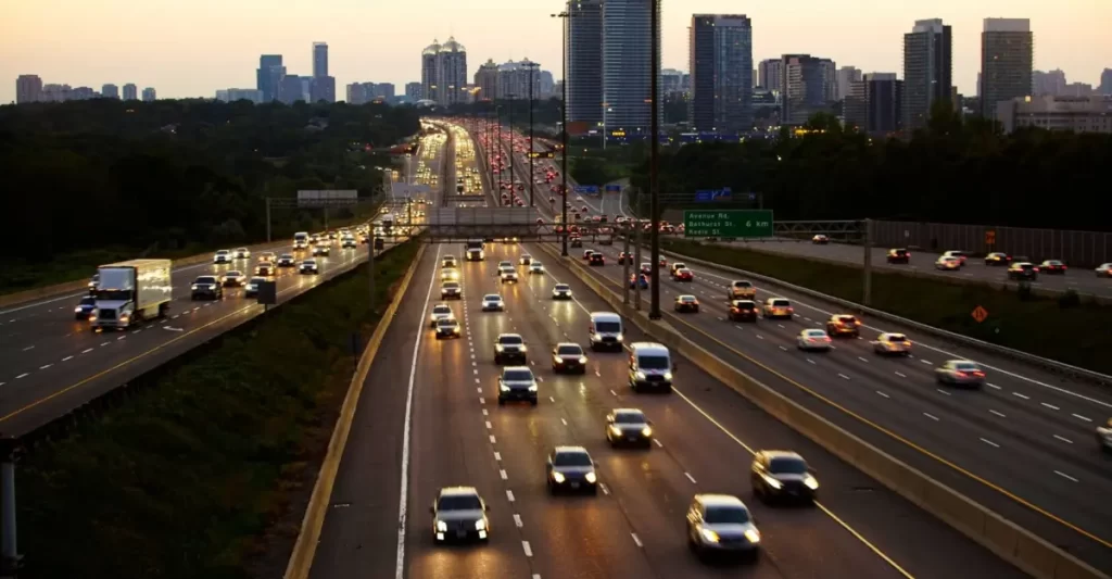 Navigating The Maze Of 401 Traffic In Toronto Canada Navigating The Maze Of 401 Traffic In Toronto Canada